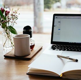 - Laura Freund I anvertraut